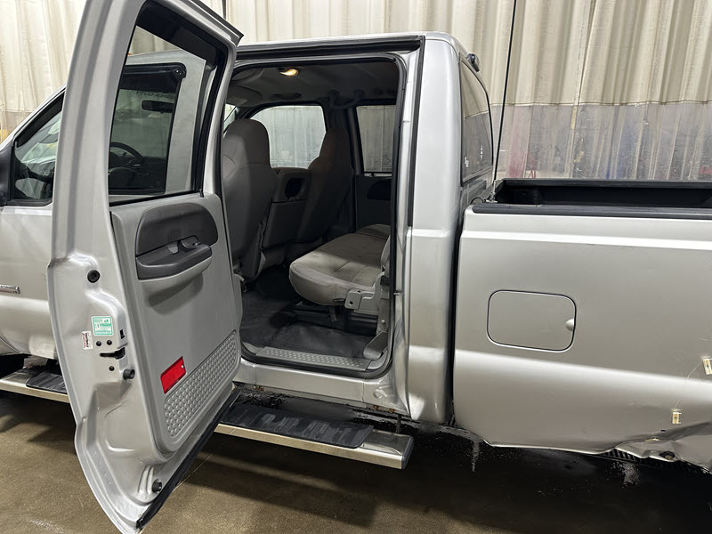 Salvage 2005 Ford F-350 Super Duty XLT Dually | X2 BUILDERS