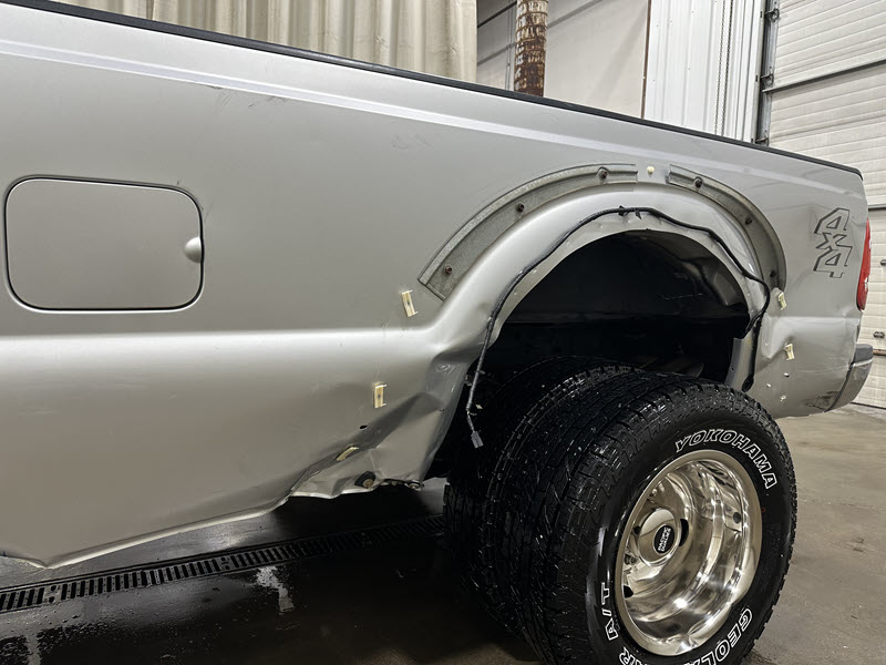Salvage 2005 Ford F-350 Super Duty XLT Dually | X2 BUILDERS