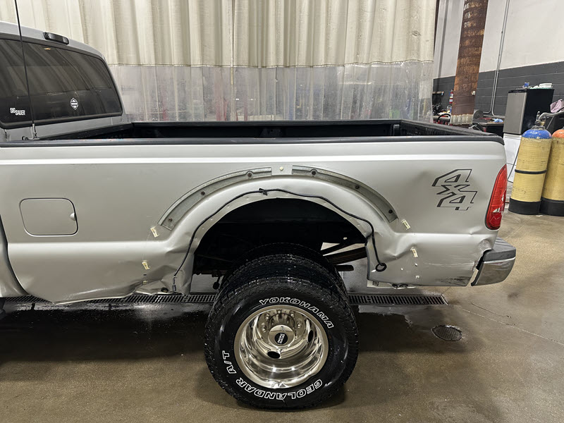 Salvage 2005 Ford F-350 Super Duty XLT Dually | X2 BUILDERS
