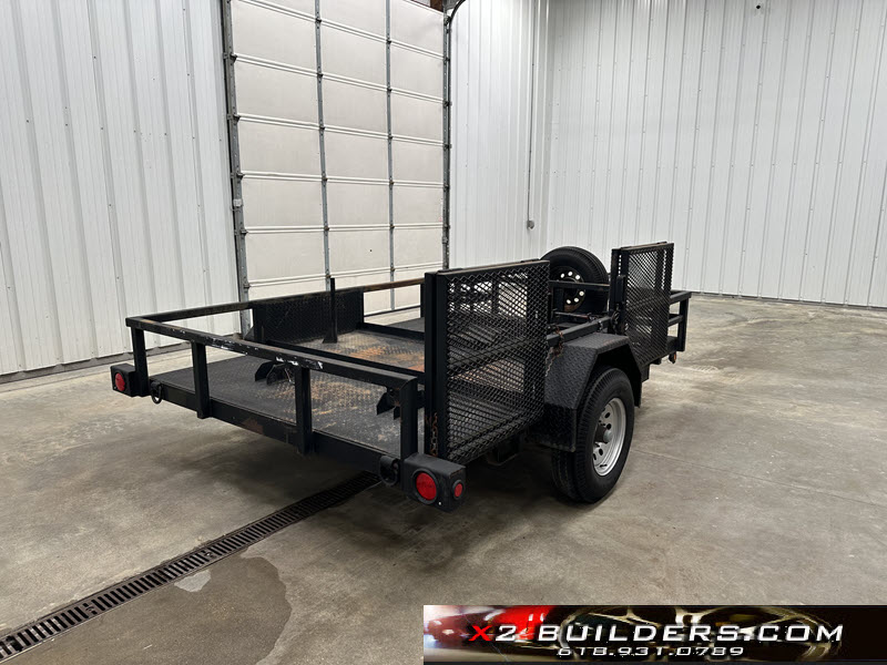 Salvage 2009 C/S Trailer | X2 BUILDERS