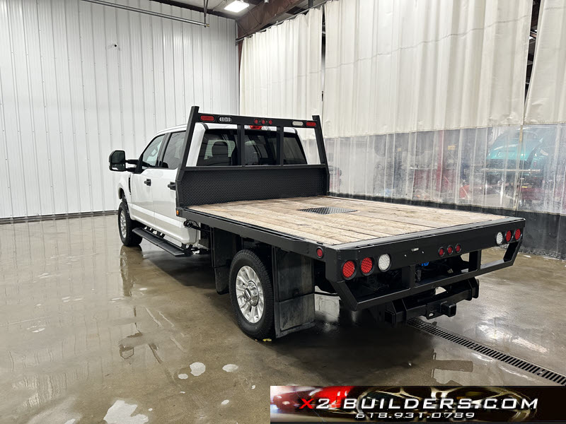 Salvage 2021 Ford F-350 XLT Super Duty Flatbed 4x4 | X2 BUILDERS