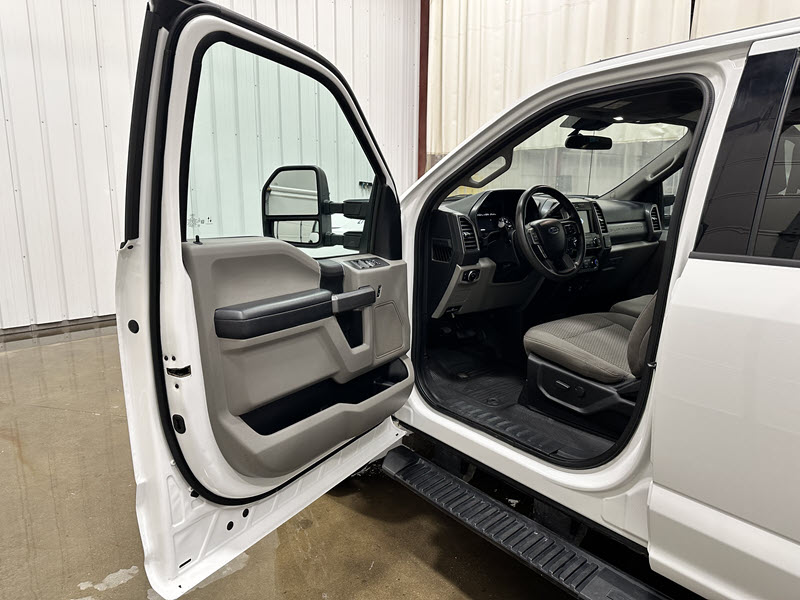 Salvage 2021 Ford F-350 XLT Super Duty Flatbed 4x4 | X2 BUILDERS